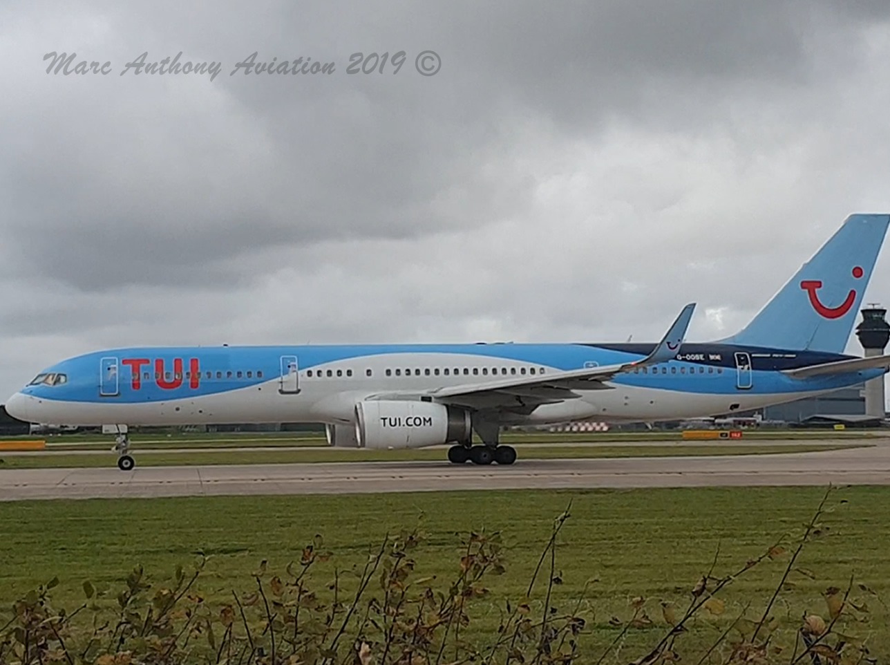 G-OOBE - TUI Airways - Marc Anthony Aviation